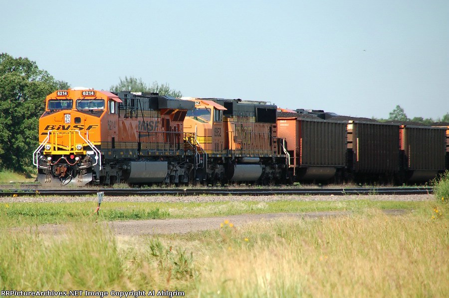 BNSF 6214 & BNSF 8952